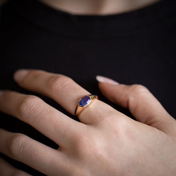 1.41 carat Purple Sapphire Octagonal Signet ring in 9 carat Gold – Nick ...