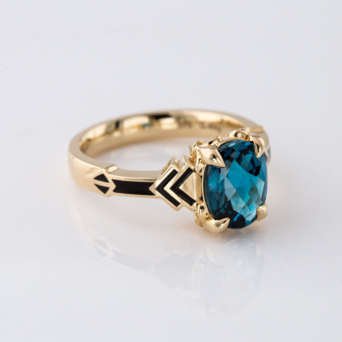Robin Hood ring with London Blue Topaz – Nick Von K