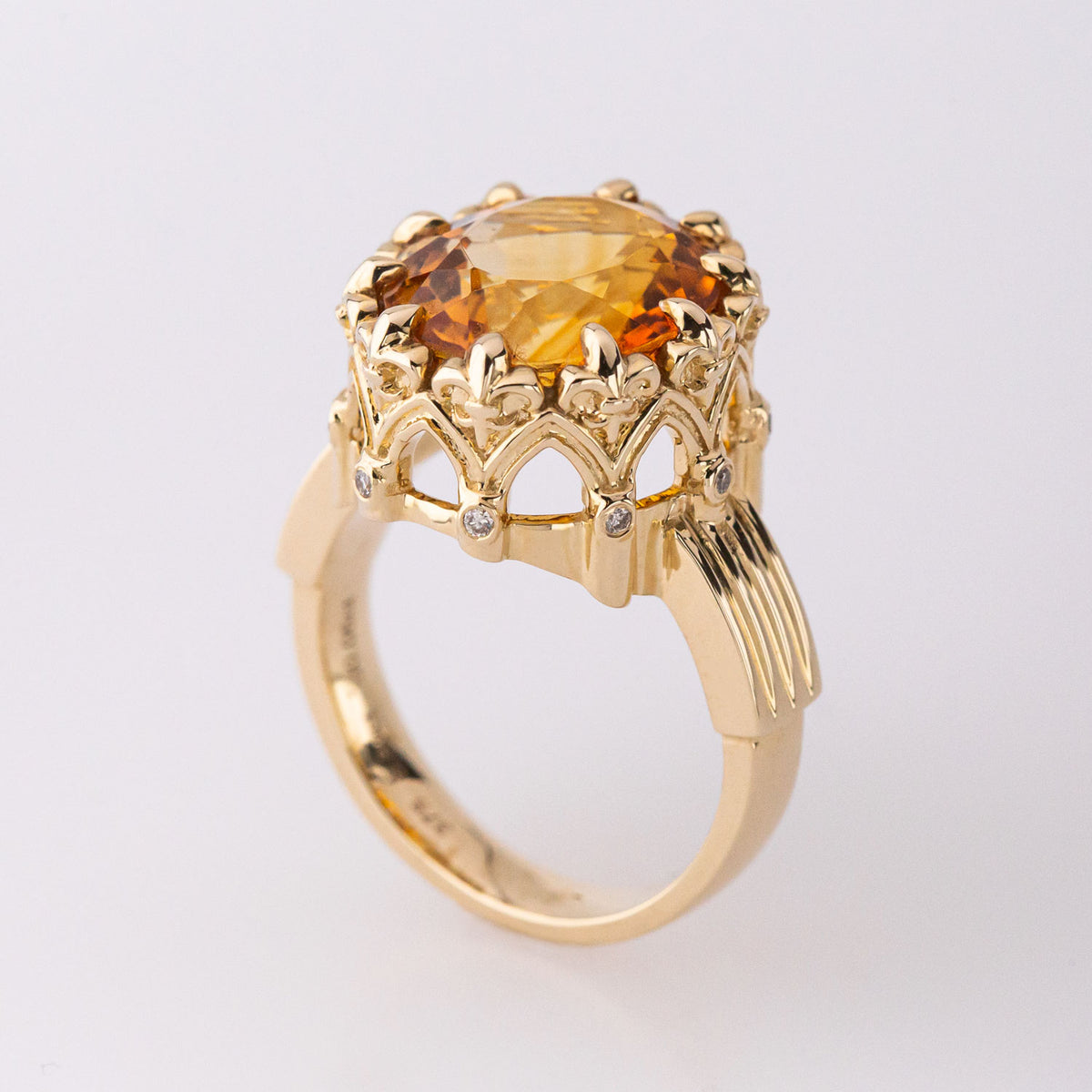6.80 carat Citrine Royal Diadem ring with Diamonds in 9 carat Gold ...